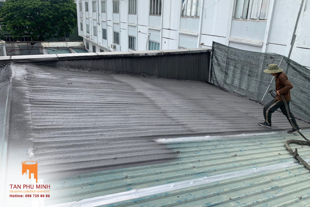 Chống nóng mái tôn hiệu quả cao chỉ với một lớp PU Foam